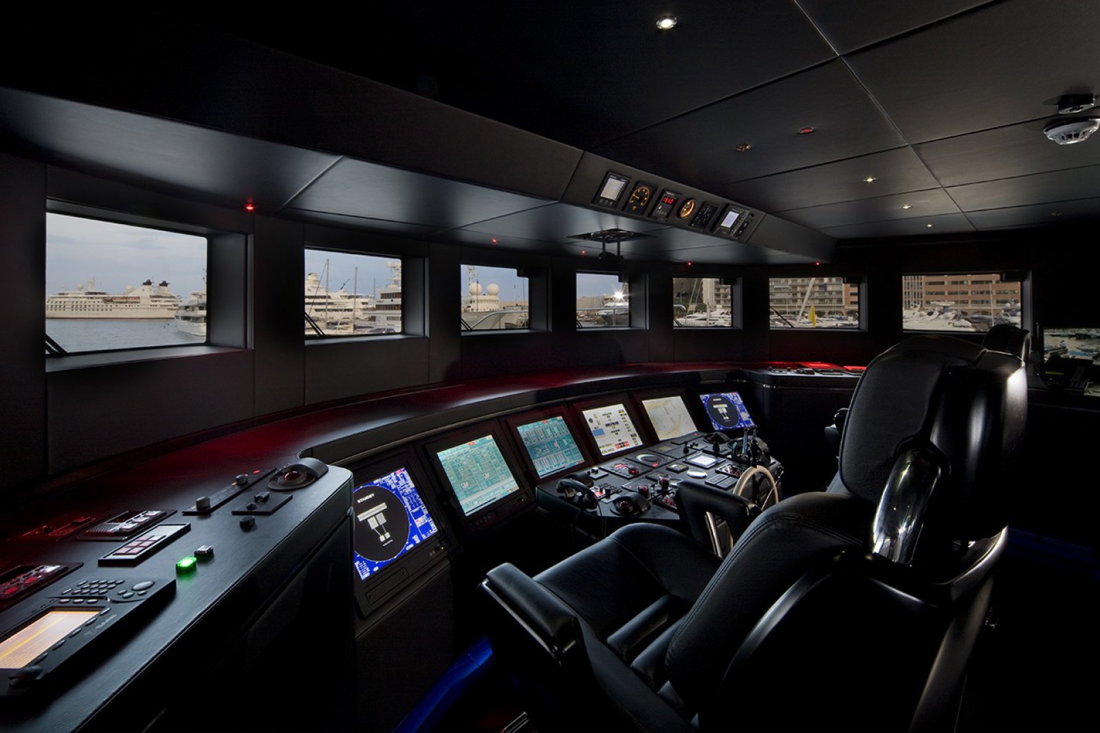 Yacht SEA FORCE ONE, Admiral | CHARTERWORLD Luxury Superyacht Charters